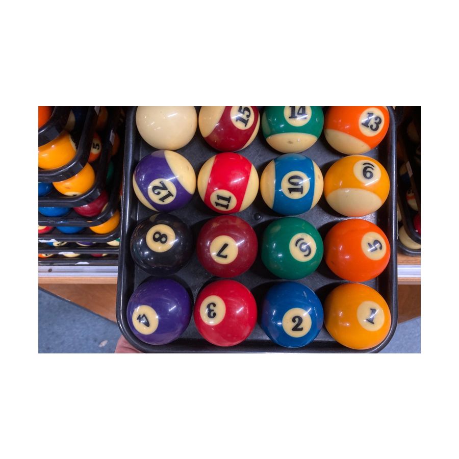 Used Profesionnal billiard ball set for pool table